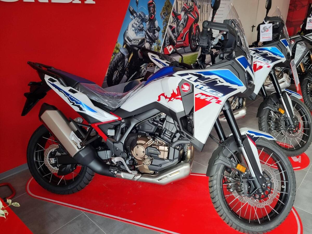 Vendo Honda Africa Twin CRF 1100L ES DCT (2024 - 25) nuova a Chiusi (codice 9560925) - Moto.it