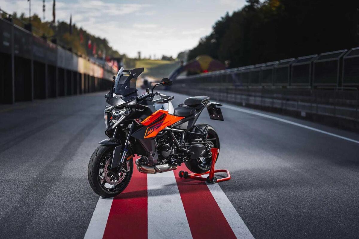 La KTM 1390 Super Duke GT a EICMA [VIDEO] - Fiere e saloni - Moto.it