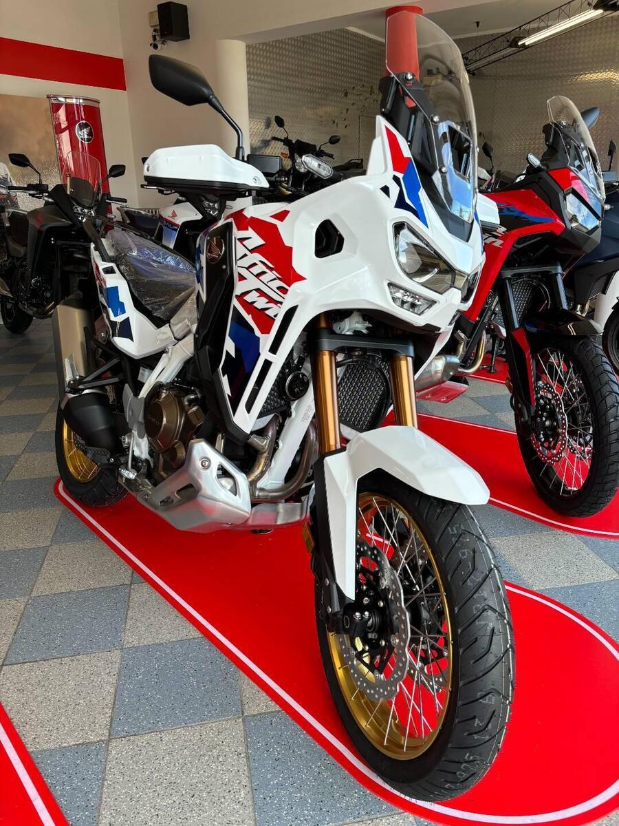 Vendo Honda Africa Twin CRF 1100L Adventure Sports (2024 - 25) nuova a Olgiate Comasco (codice ...
