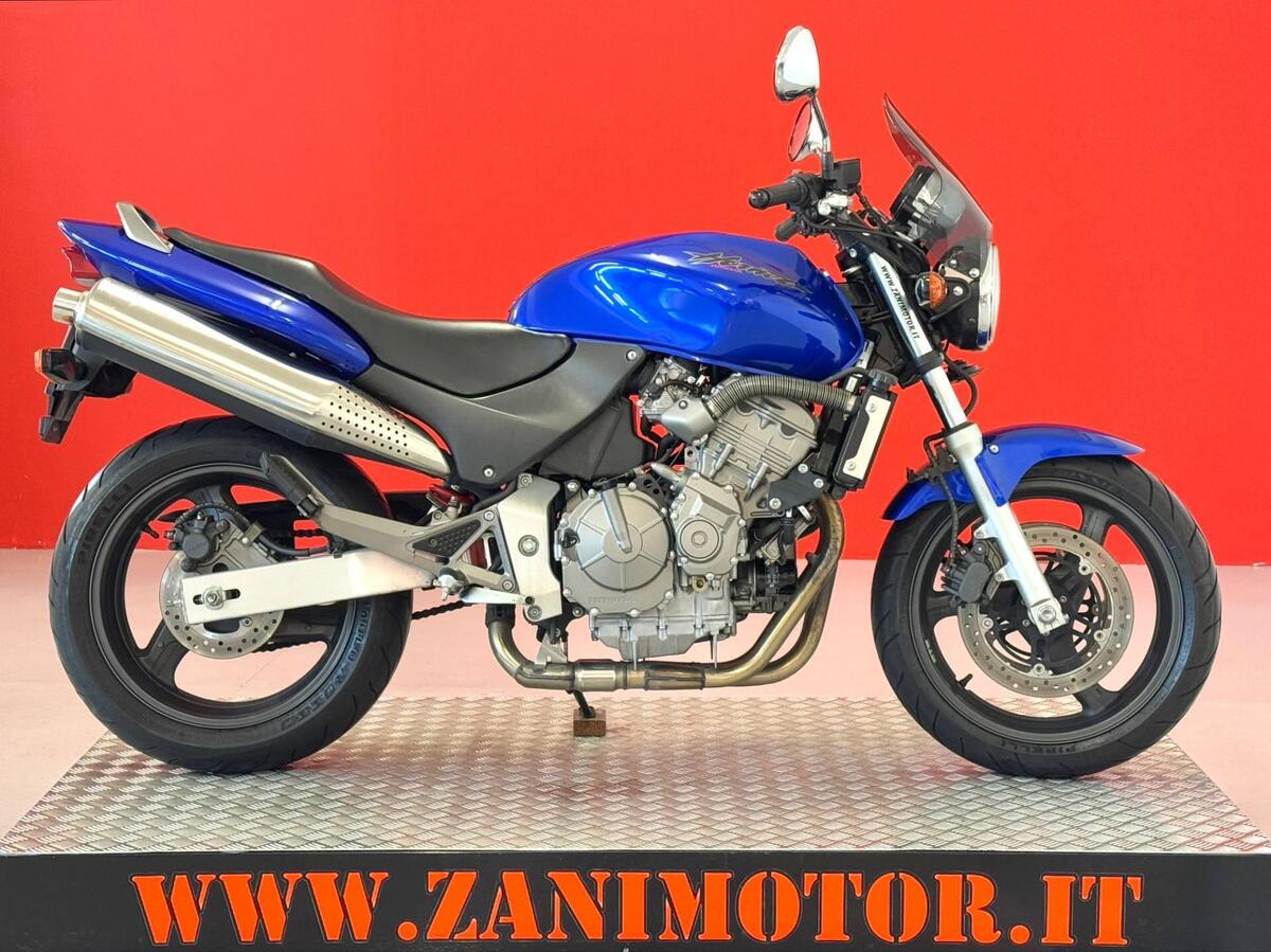 Vendo Honda Hornet 600 (2000 - 02) usata a Castelverde (codice 9610914) - Moto.it