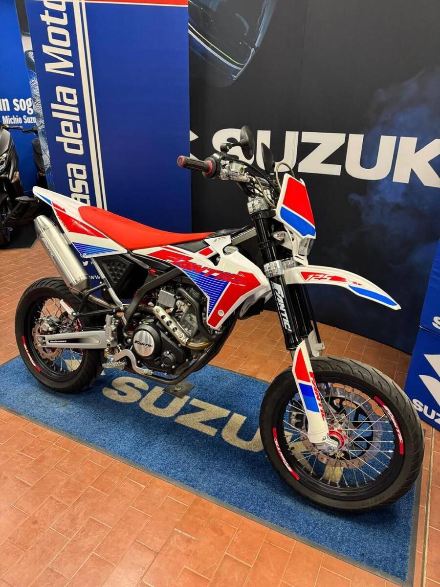 Vendo Fantic Motor Motard 125 Performance 4t (2020) usata a ...