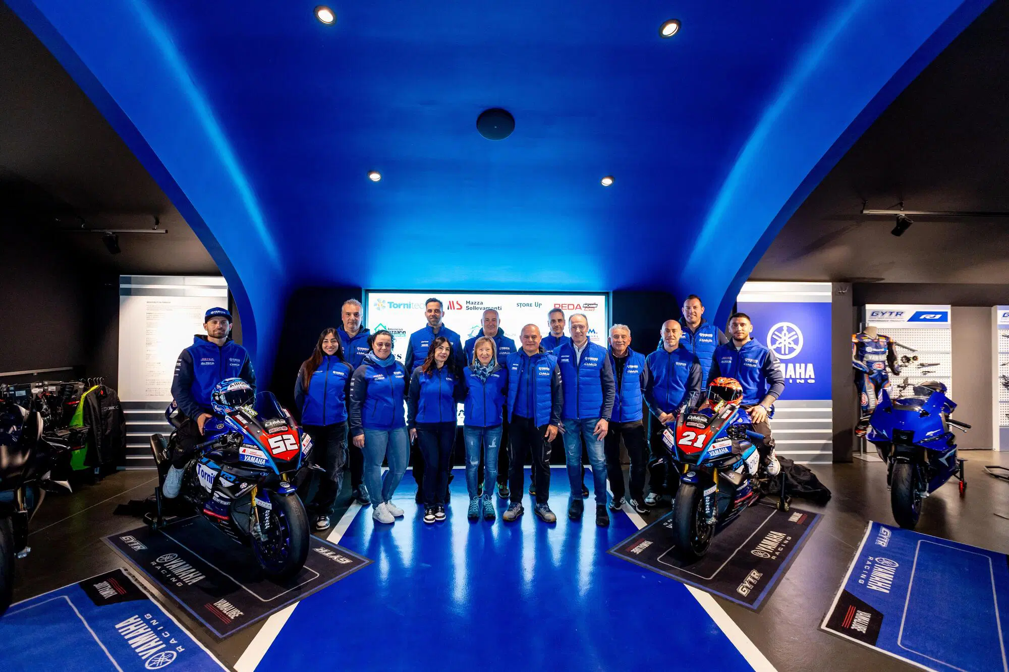 Prova Yamaha R9: al Blue Racing Day 2025 è lei la star. L'abbiamo ...