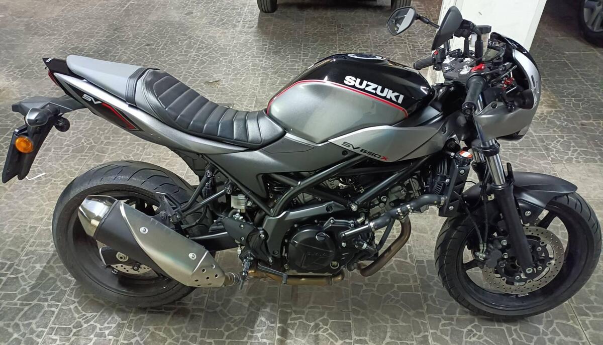 Vendo Suzuki SV 650 X (2018 - 20) usata a Napoli (codice 9731355) - Moto.it