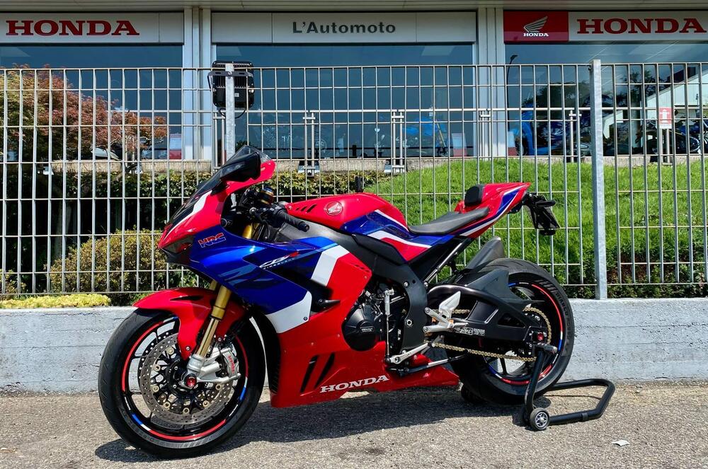 Vendo Honda CBR 1000 RR-R Fireblade SP (2020 - 21) usata a Vigevano (codice 9756872) - Moto.it