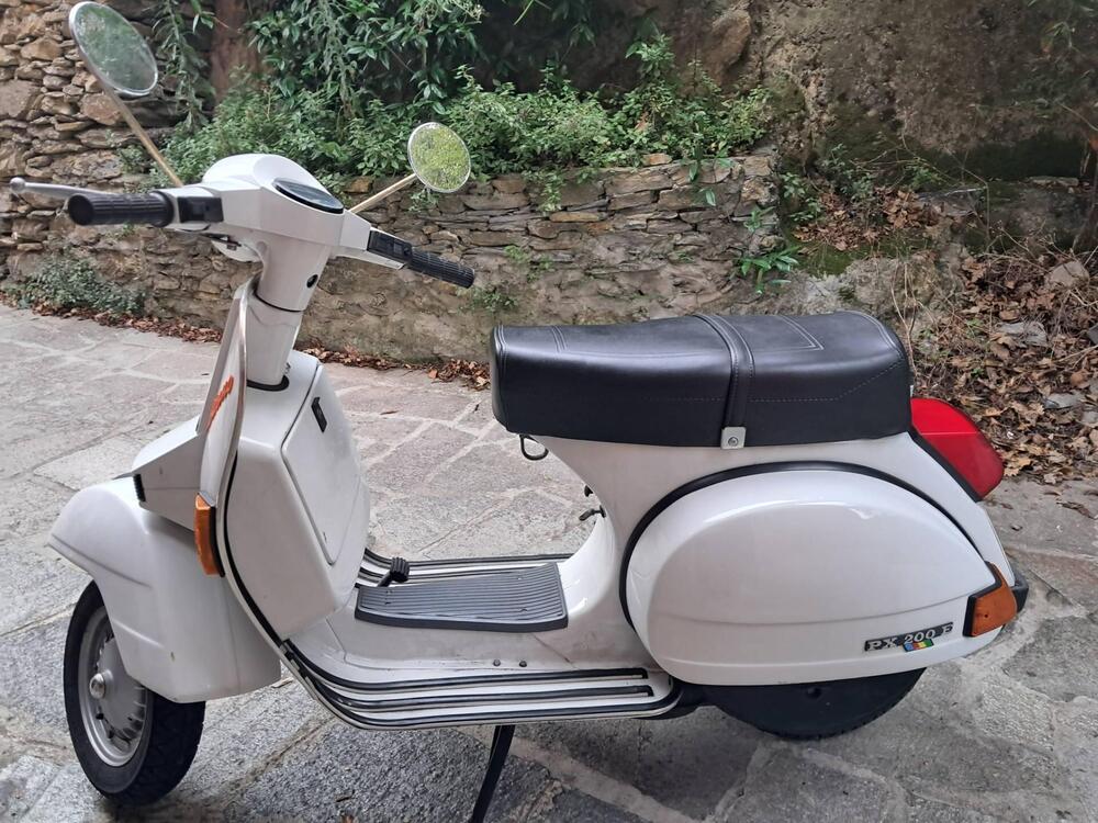 Vendo Piaggio Vespa PX 200 E Arcobaleno d'epoca a Recco (codice 9812483) - Moto.it