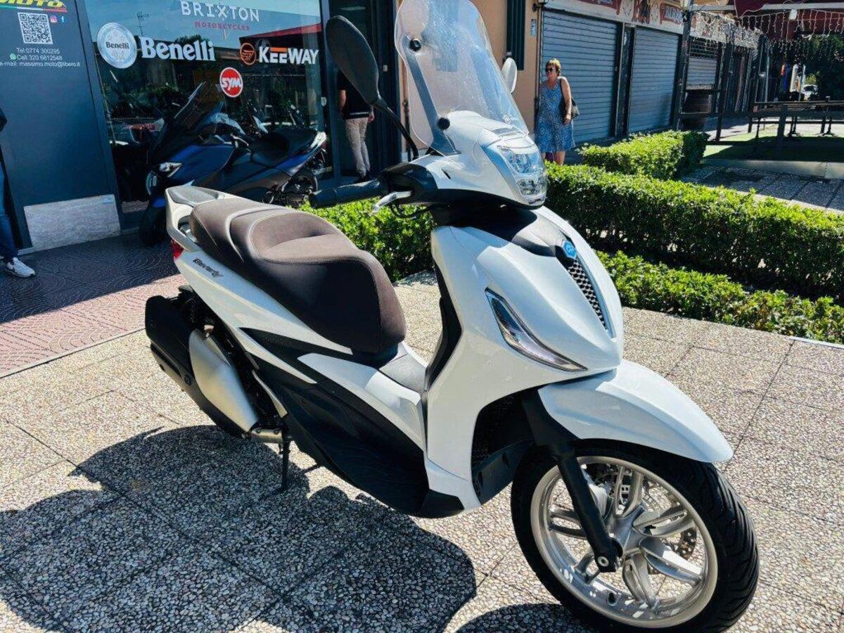 Vendo Piaggio Beverly 400 ABS-ASR (2021 - 24) usata a Guidonia Montecelio (codice 9854359) - Moto.it