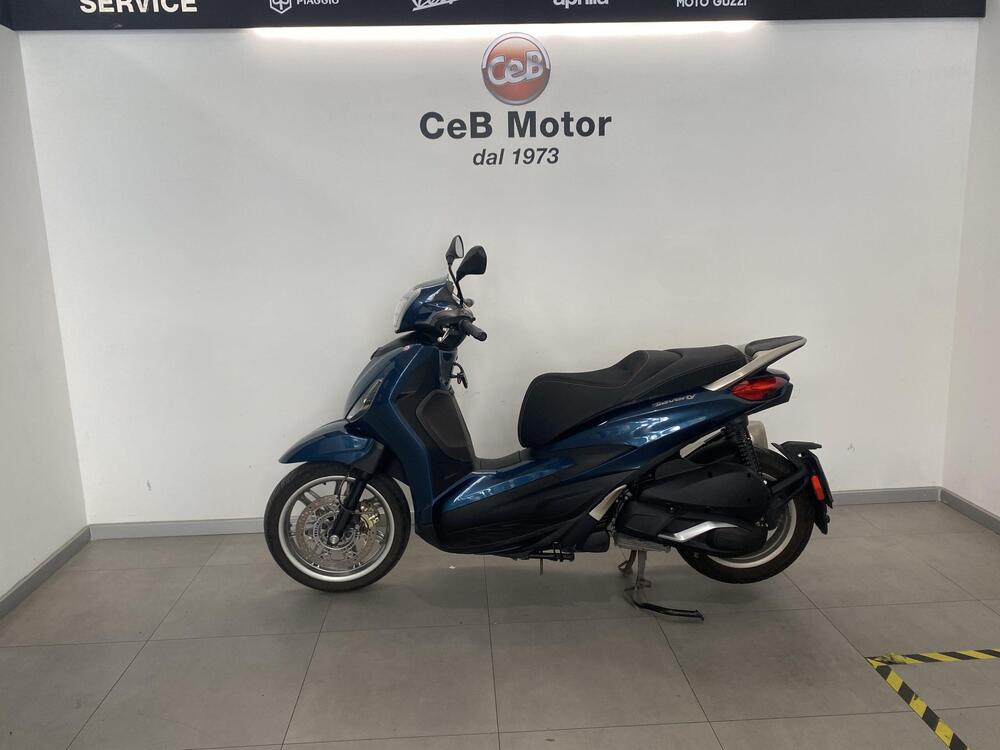 Vendo Piaggio Beverly 300 ABS-ASR (2021 - 25) usata a Firenze (codice 9857053) - Moto.it