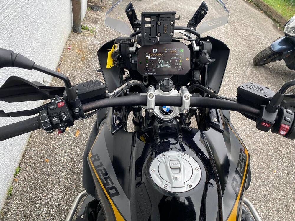 Vendo Bmw R 1250 GS (2019 - 20) usata a Pisa (codice 9865408) - Moto.it