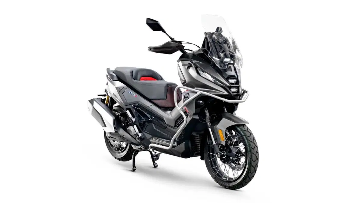 Voge SR450X (2026), prezzo e scheda tecnica - Moto.it