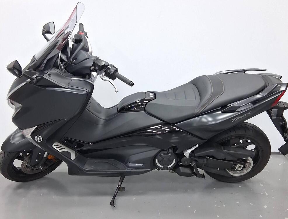 Vendo Yamaha T-Max 530 (2017 - 19) usata a Bareggio (codice 9882936) - Moto.it