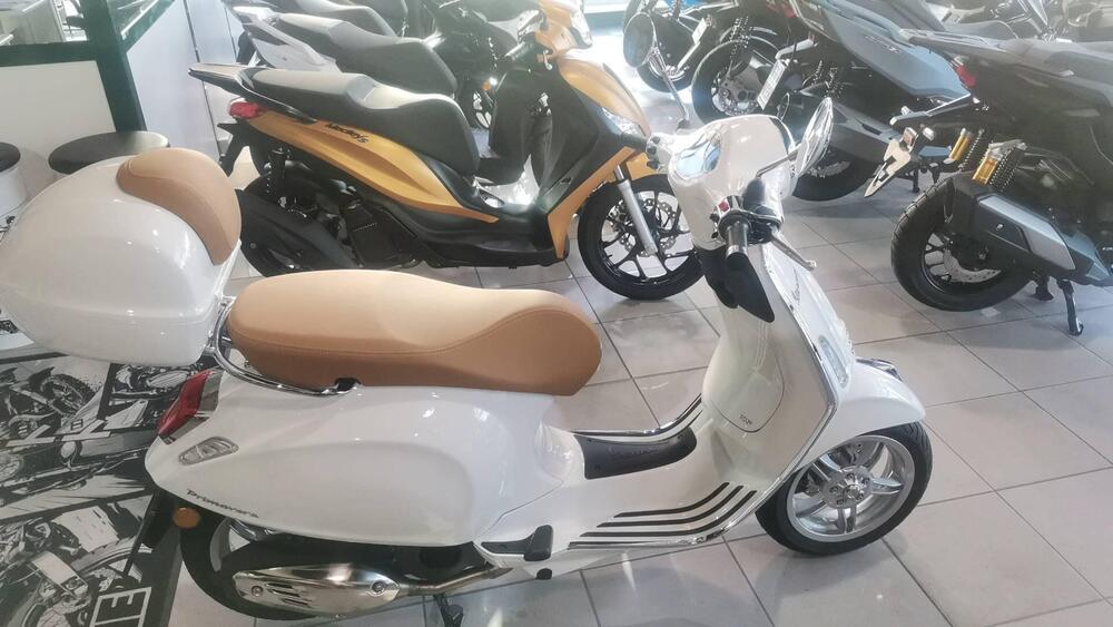 Vendo Vespa Primavera 125 (2024 - 25) nuova a Villanuova sul Clisi (codice 9887727) - Moto.it