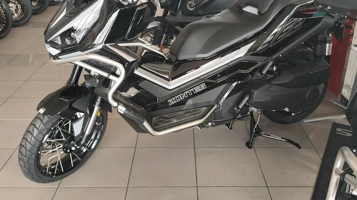 Vendo Zontes ZT368-G (2024 - 26) nuova a Cernusco Lombardone (codice ...