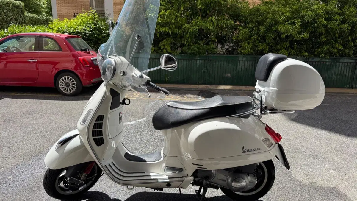 Vendo Vespa GTS 300 (2010 - 14) usata a Roma (codice 10003174) - Moto.it