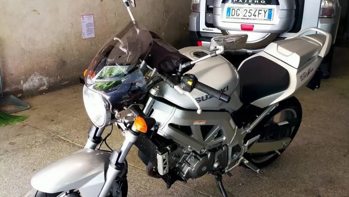Vendo Suzuki SV 650 (2003 - 06) usata a Trieste (codice 10008474) - Moto.it