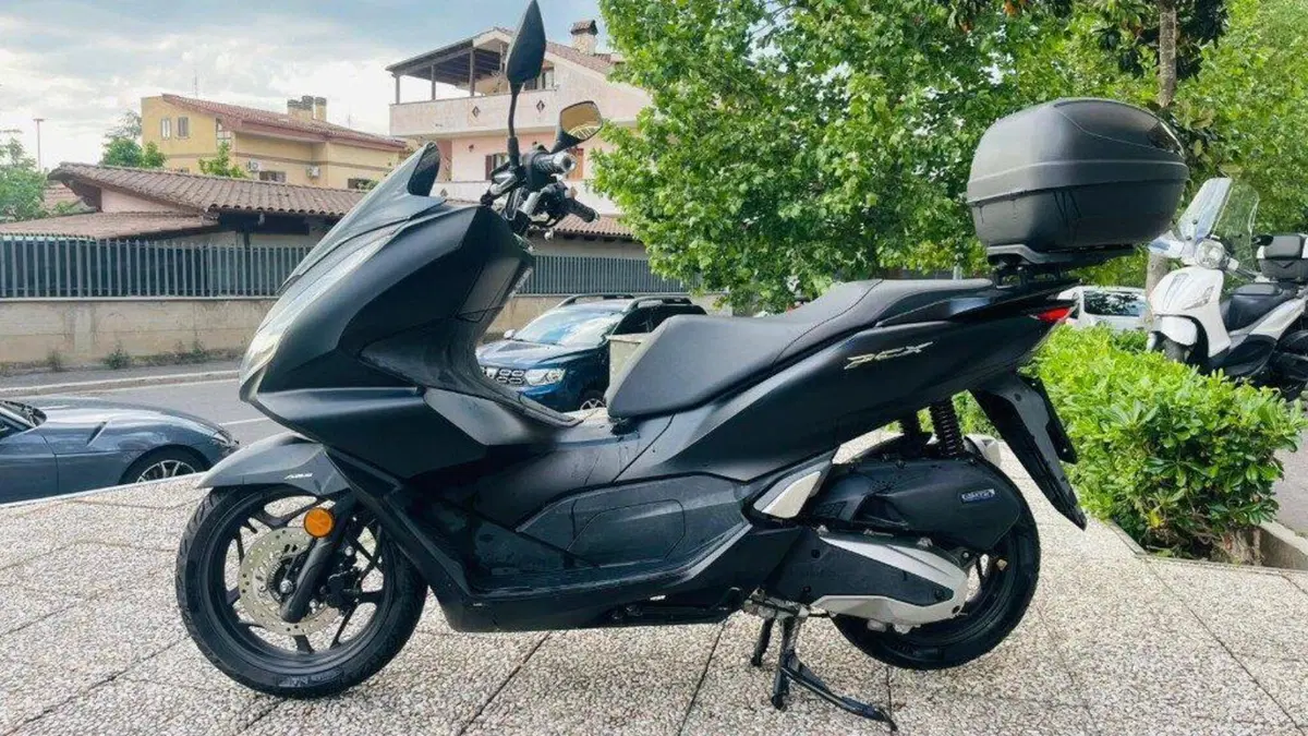Vendo Honda PCX 125 (2021 - 24) usata a Guidonia Montecelio (codice ...