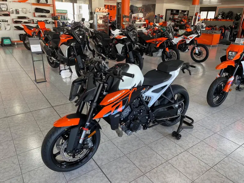Vendo KTM 990 Duke (2024 - 26) nuova a Mozzate (codice 10013832) - Moto.it