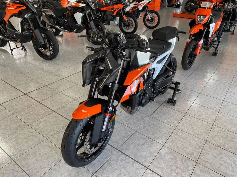 Vendo KTM 990 Duke (2024 - 26) nuova a Mozzate (codice 10013832) - Moto.it