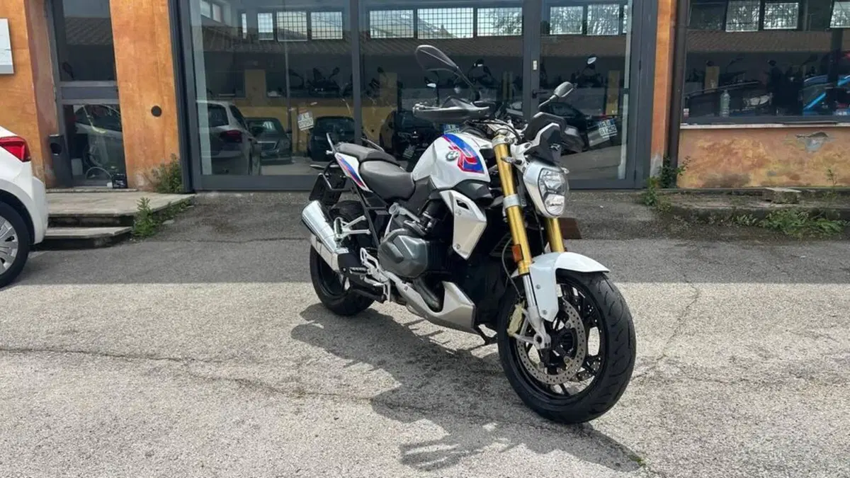 Vendo Bmw R 1250 R (2019 - 20) usata a Roma (codice 10015133) - Moto.it