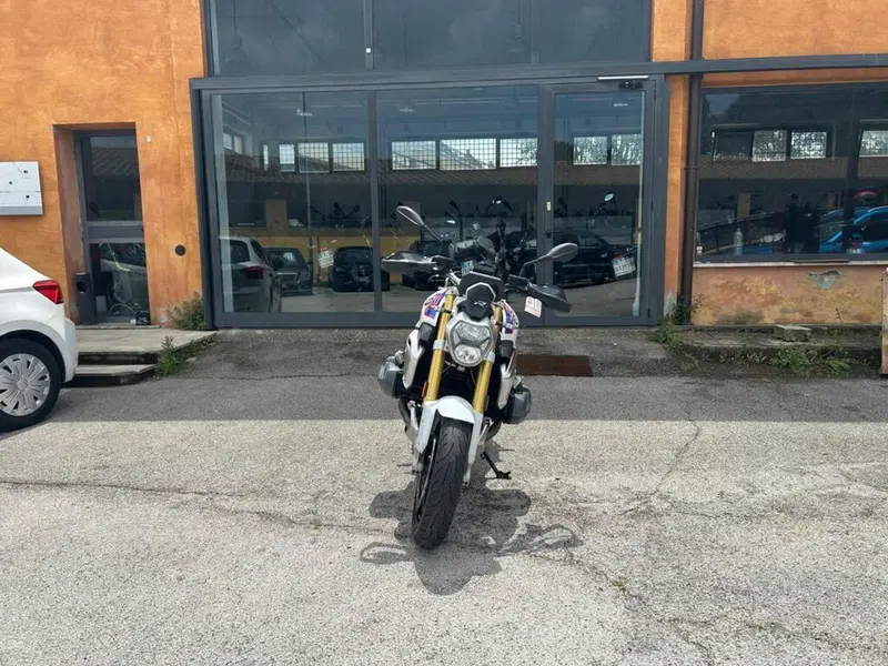Vendo Bmw R 1250 R (2019 - 20) usata a Roma (codice 10015133) - Moto.it