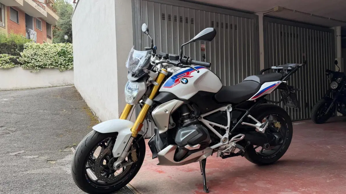 Vendo Bmw R 1250 R (2019 - 20) usata a Roma (codice 10015913) - Moto.it