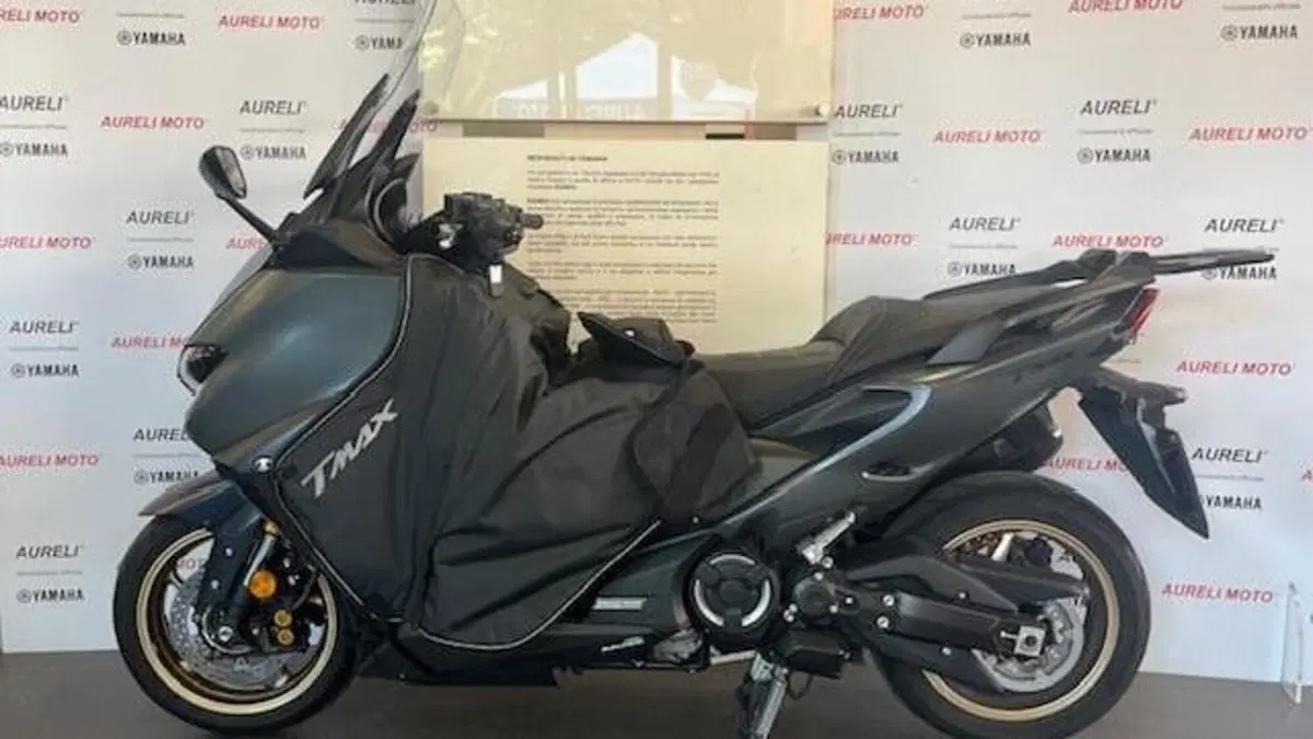 Vendo Yamaha T-Max 560 Tech Max (2021) usata a Roma (codice 10024401 ...