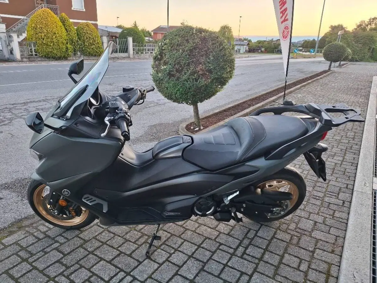 Vendo Yamaha T-Max 560 Tech Max (2020) usata a Villanova Mondovi ...