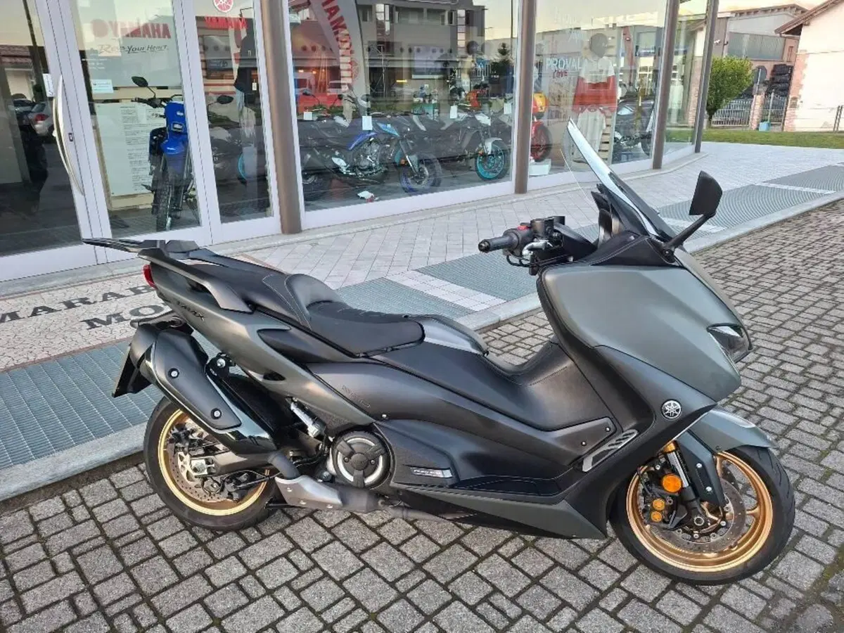 Vendo Yamaha T-Max 560 Tech Max (2020) usata a Villanova Mondovi ...