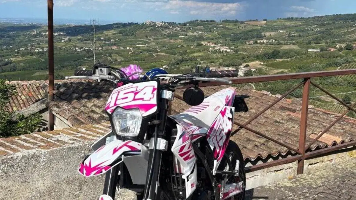 Vendo Fantic Motor XMF 125 Motard Performance 4T (2023 - 24) usata a ...