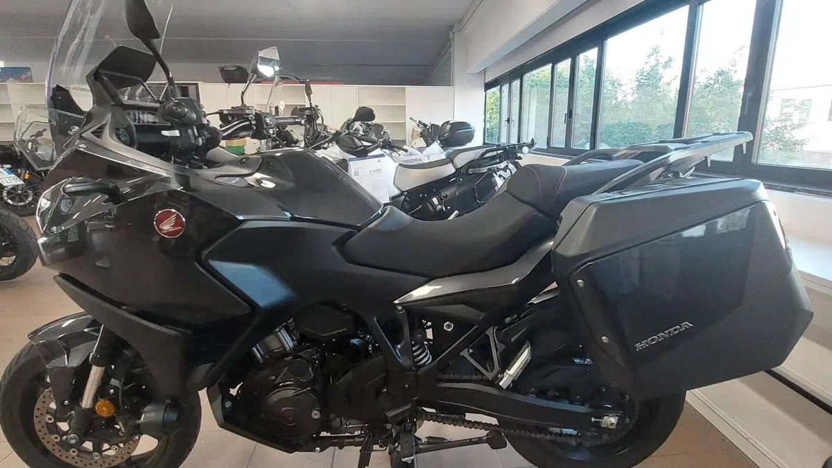 Vendo Honda NT 1100 DCT (2022 - 24) usata a Parma (codice 10025259 ...