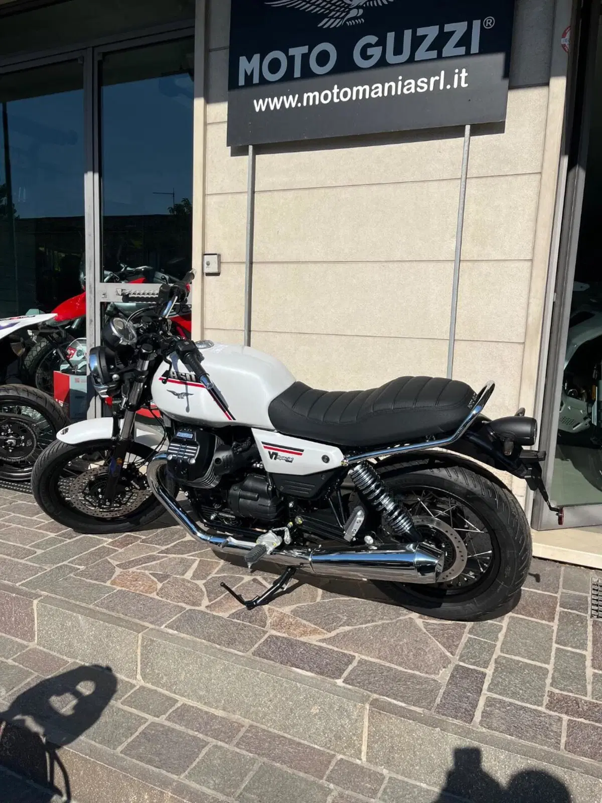 Vendo Moto Guzzi V7 Special (2025 - 26) nuova a Ariano Irpino (codice ...