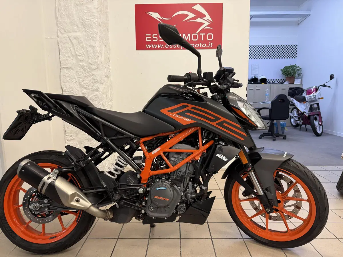 Vendo KTM 125 Duke (2021 - 23) usata a Barlassina (codice 10025833 ...
