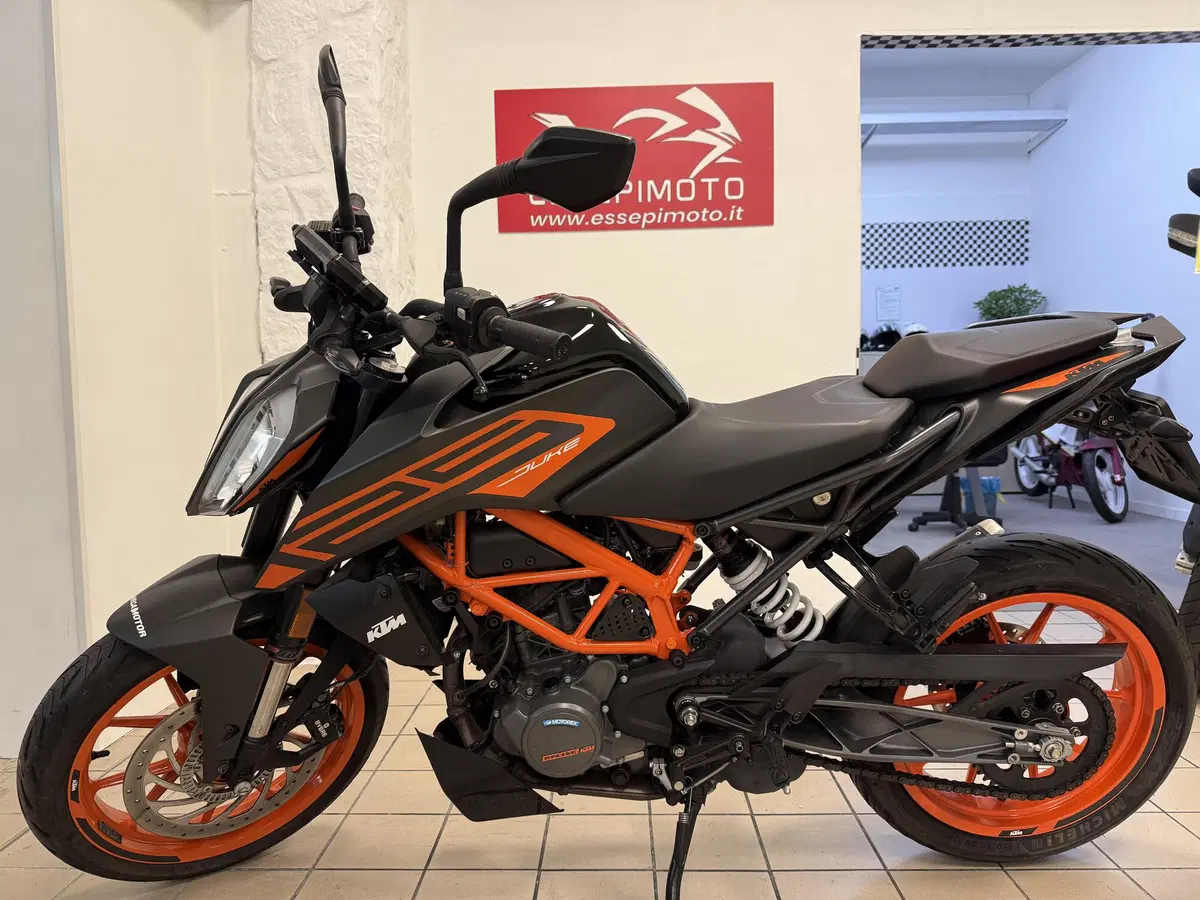 Vendo KTM 125 Duke (2021 - 23) usata a Barlassina (codice 10025833 ...