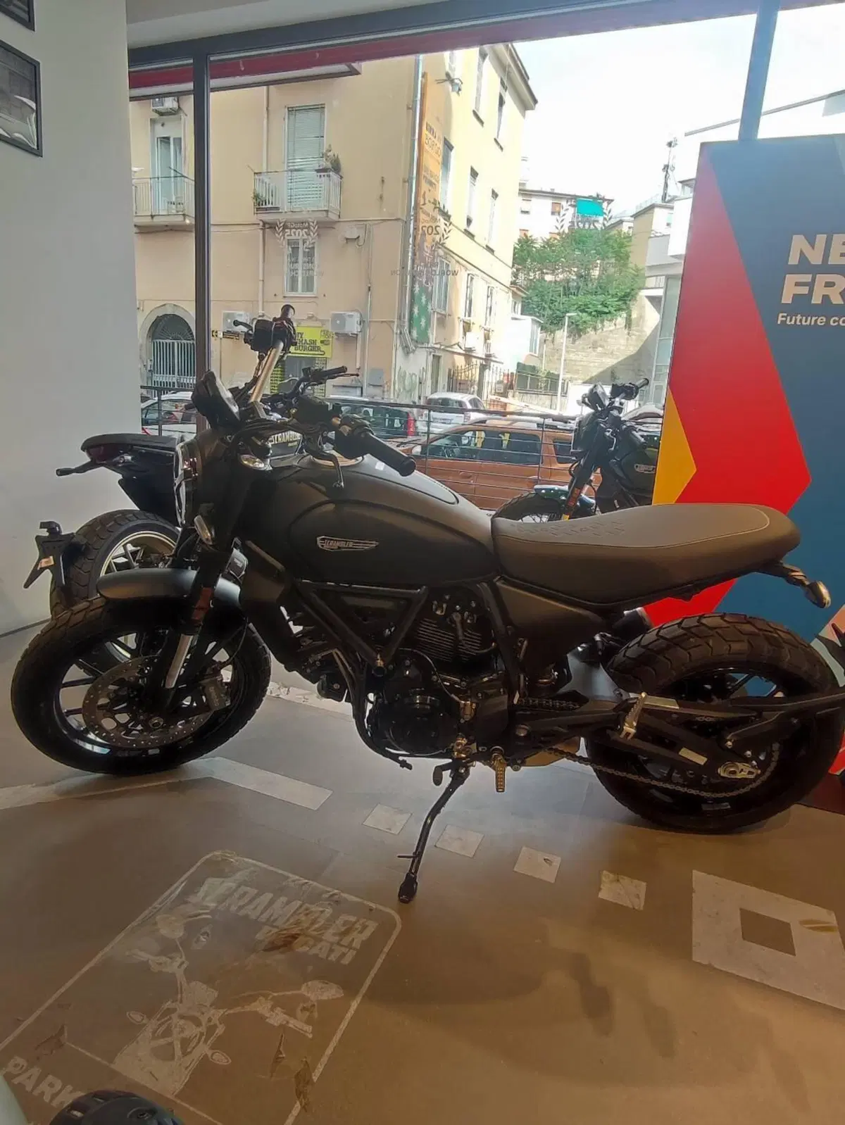Vendo Ducati Scrambler 800 Icon Dark (2025 - 26) nuova a Angri (codice ...