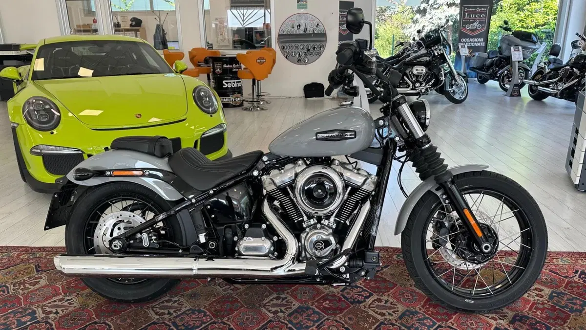 Vendo Harley-Davidson Street Bob 117 (2025 - 26) usata a Endine Gaiano ...