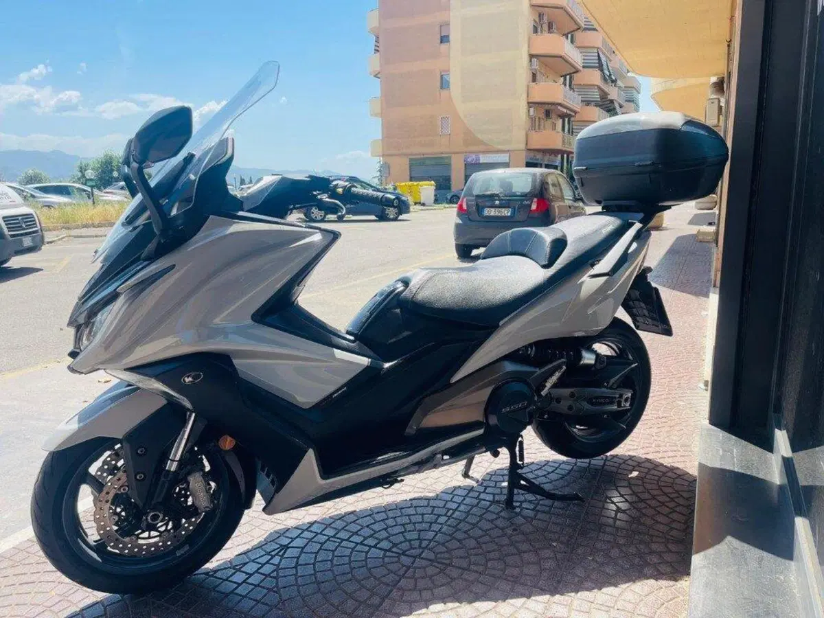 Vendo Kymco AK 550 (2020) usata a Guidonia Montecelio (codice 10026535 ...