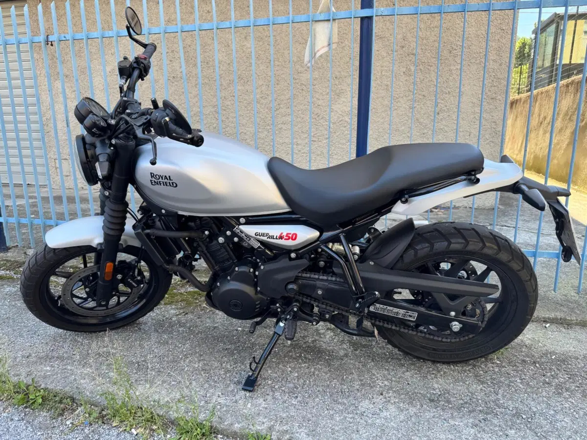 Vendo Royal Enfield Guerrilla 450 (2024 - 26) usata a Genova (codice ...