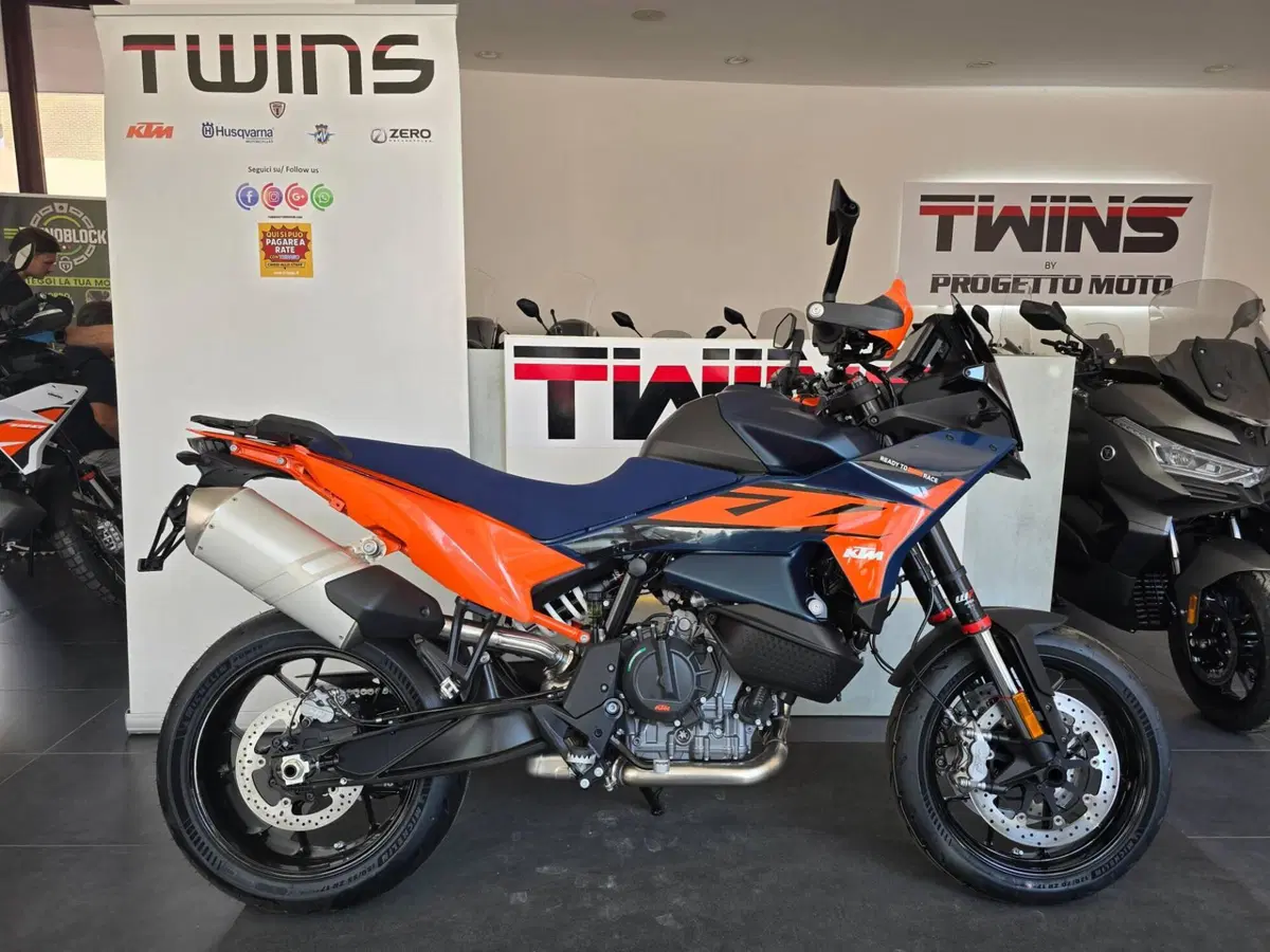 Vendo KTM 890 SMT (2026) nuova a Napoli (codice 10026992) - Moto.it
