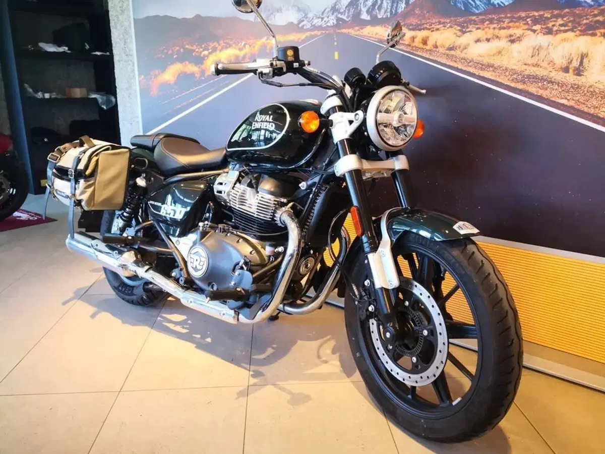 Vendo Royal Enfield Super Meteor 650 (2023 - 26) usata a Empoli (codice ...