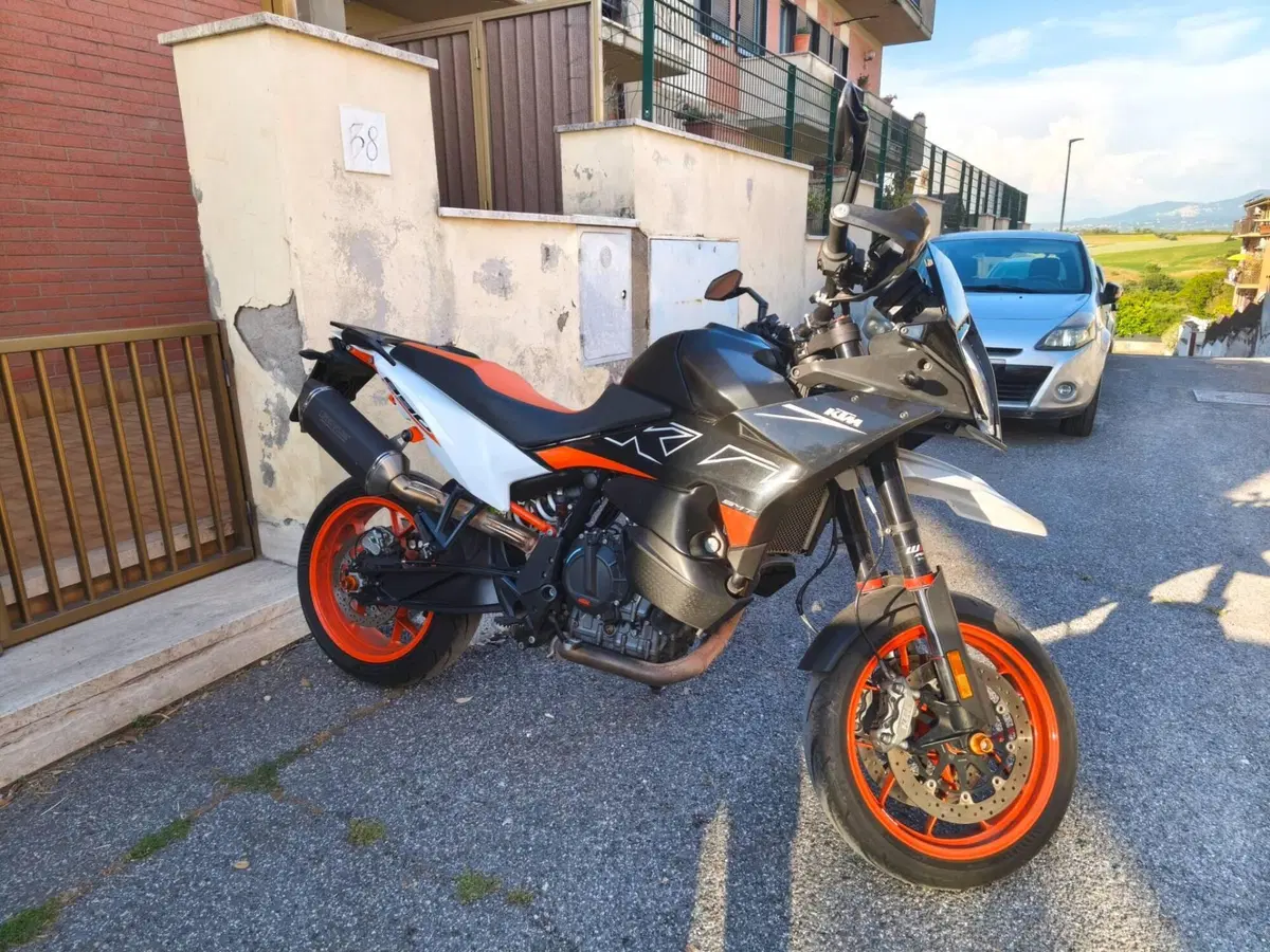 Vendo KTM 890 SMT (2023 - 25) usata a Roma (codice 10029314) - Moto.it