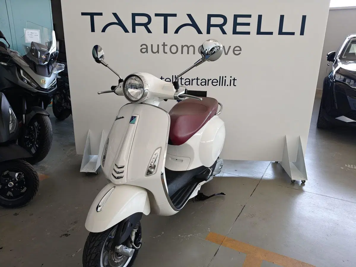 Vendo Vespa Primavera 125 3V i-get ABS (2017 - 18) usata a Monopoli ...