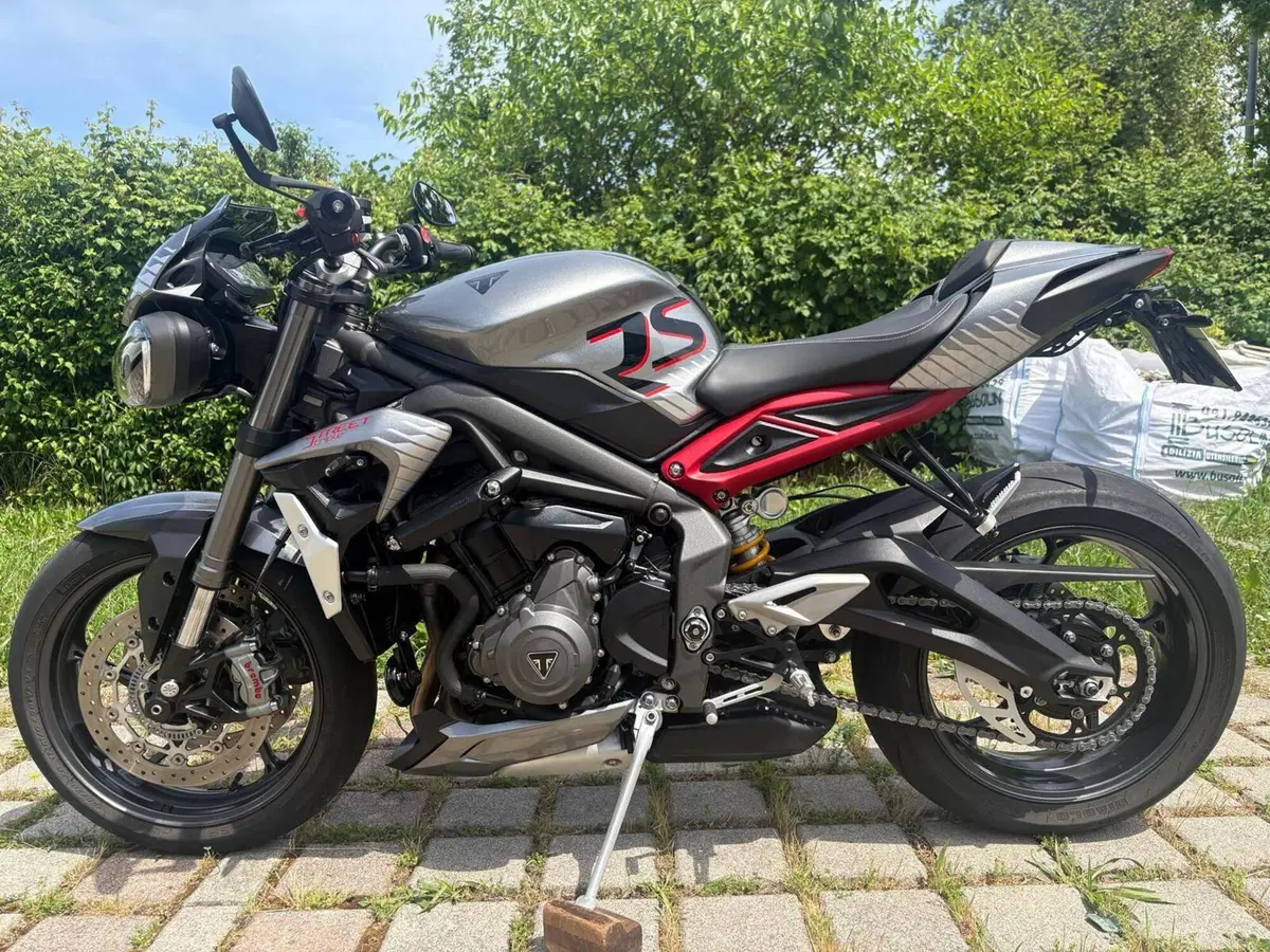 Vendo Triumph Street Triple RS (2020 - 22) usata a Albignasego (codice ...