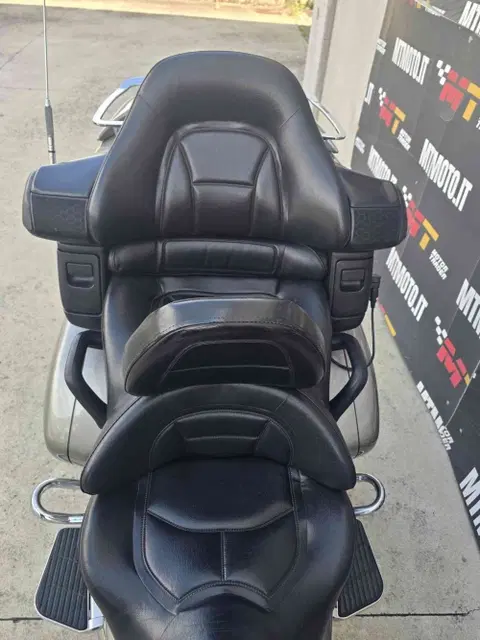 Vendo Honda GL 1800 Gold Wing (2000 - 05) usata a Badia Pavese (codice ...