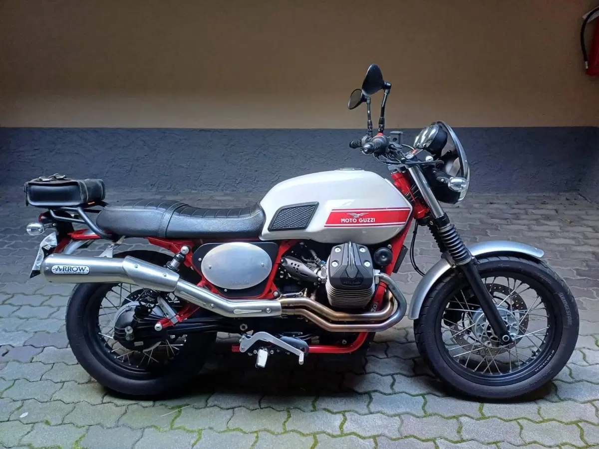 Vendo Moto Guzzi V7 II Stornello (2017 - 18) usata a Busto Arsizio ...