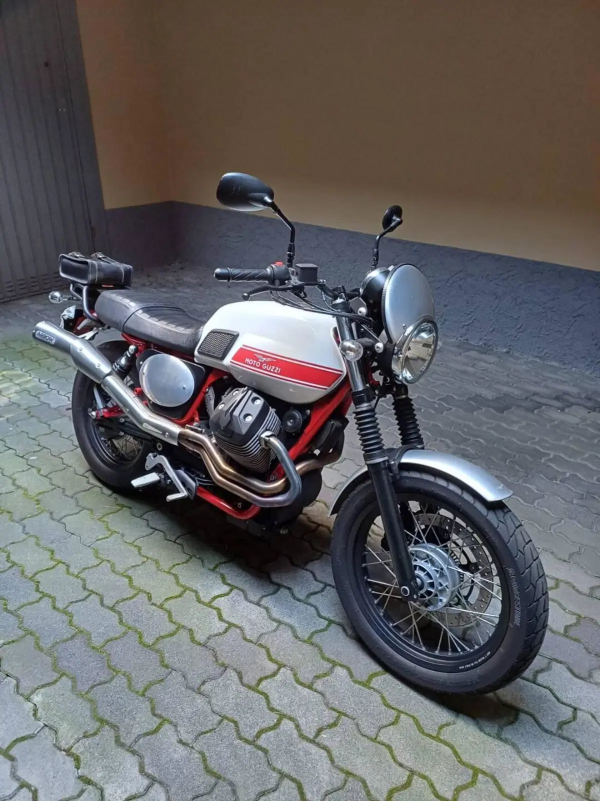 Vendo Moto Guzzi V7 II Stornello (2017 - 18) usata a Busto Arsizio ...