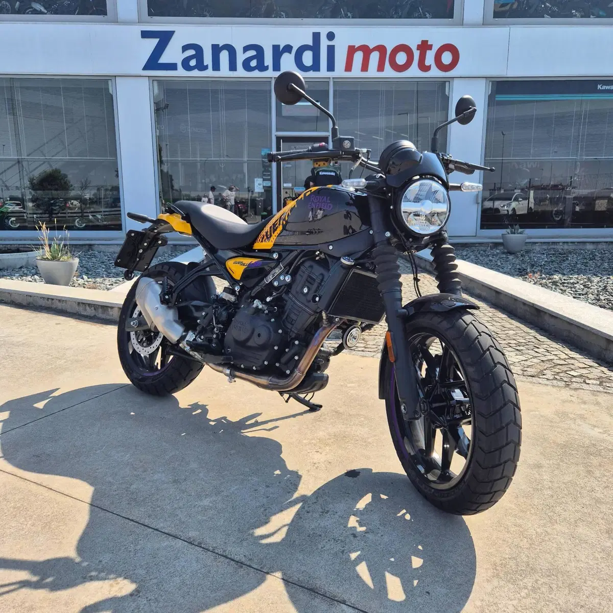 Vendo Royal Enfield Guerrilla 450 (2024 - 26) usata a Rivolta d'Adda ...