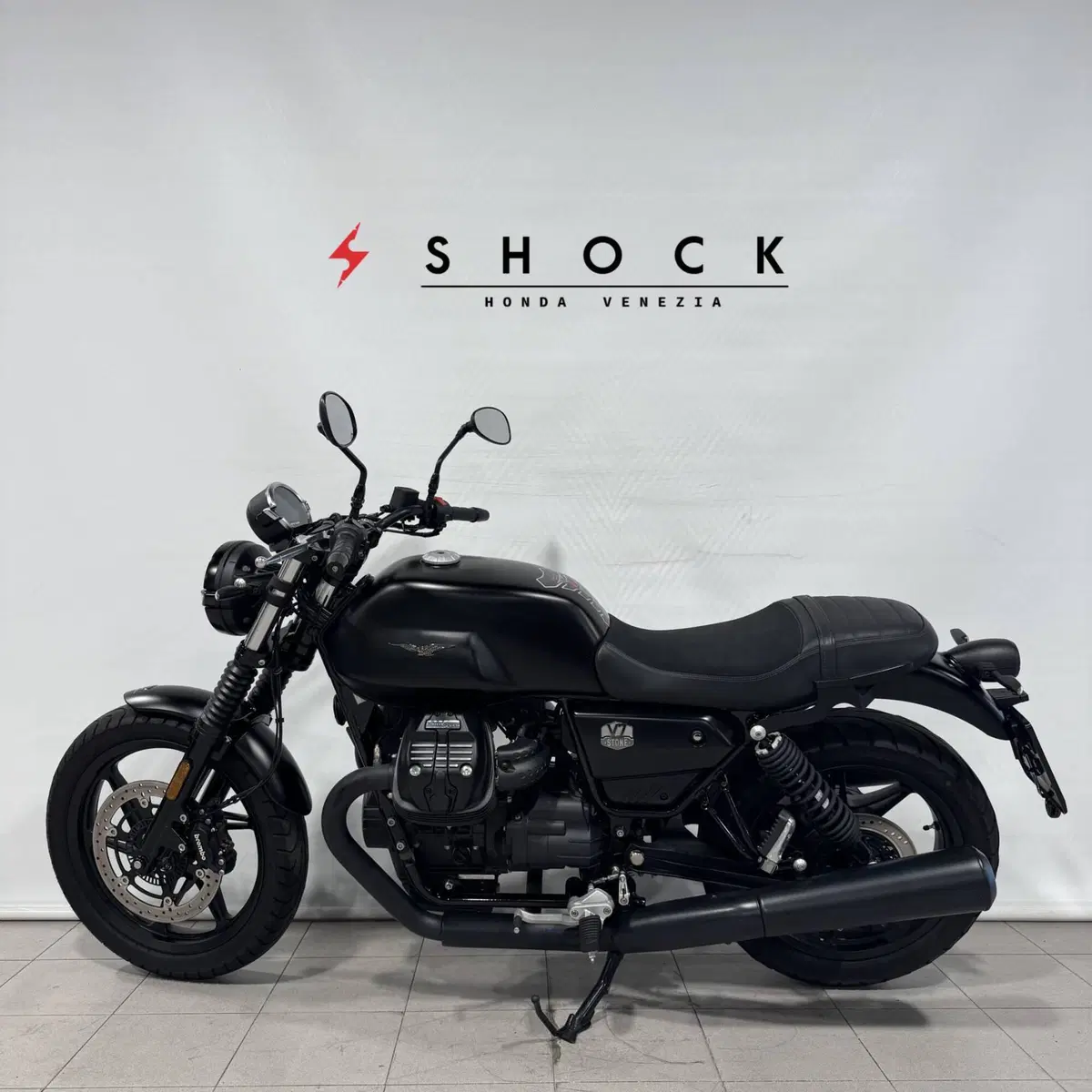 Vendo Moto Guzzi V7 Stone (2021 - 24) usata a Venezia (codice 10030230 ...