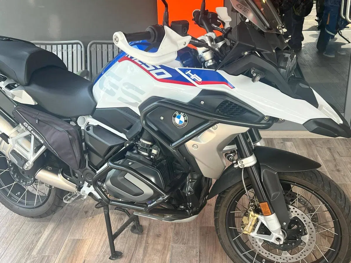 Vendo Bmw R 1250 GS (2019 - 20) usata a Roma (codice 10030359) - Moto.it