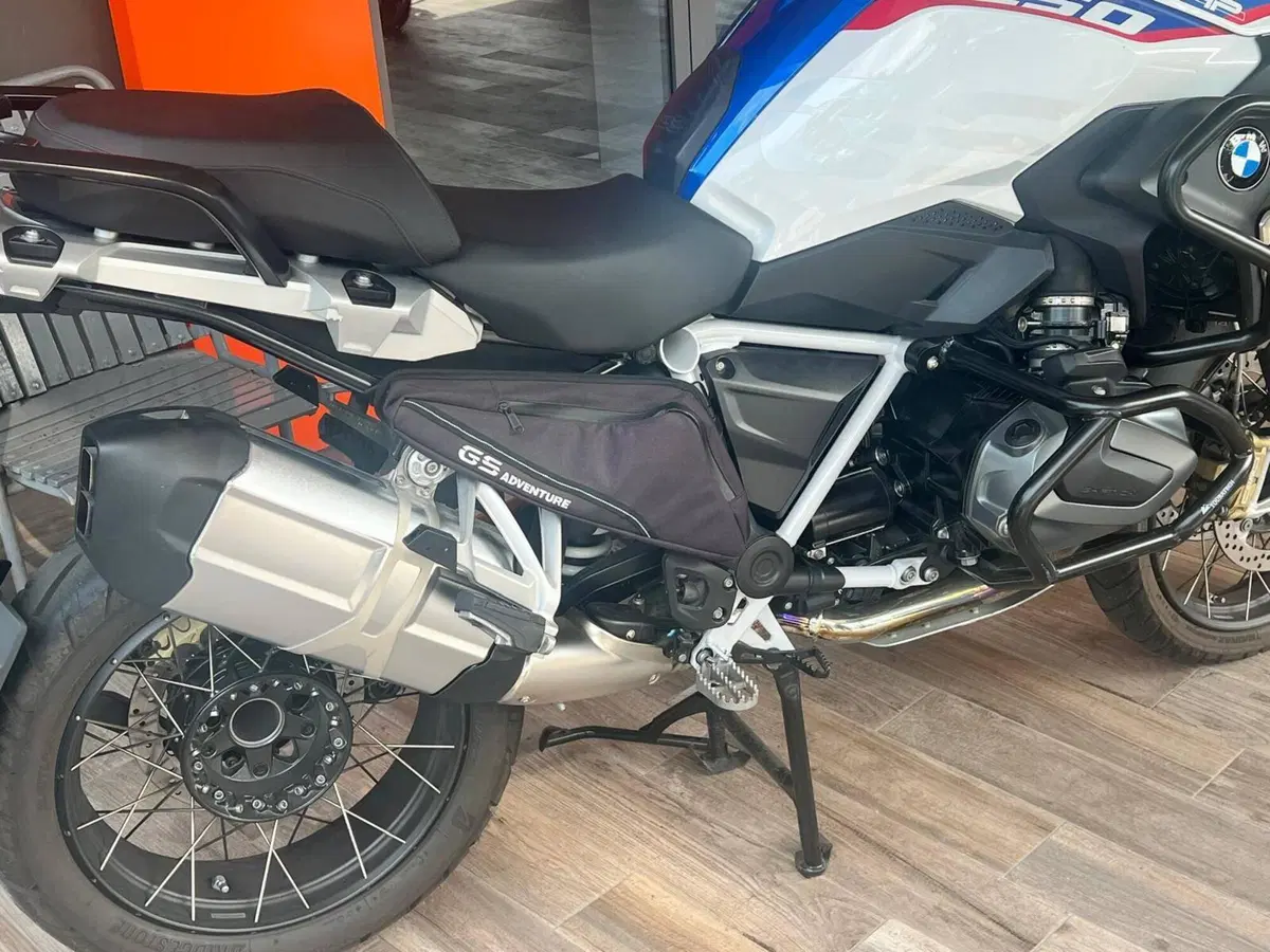 Vendo Bmw R 1250 GS (2019 - 20) usata a Roma (codice 10030359) - Moto.it
