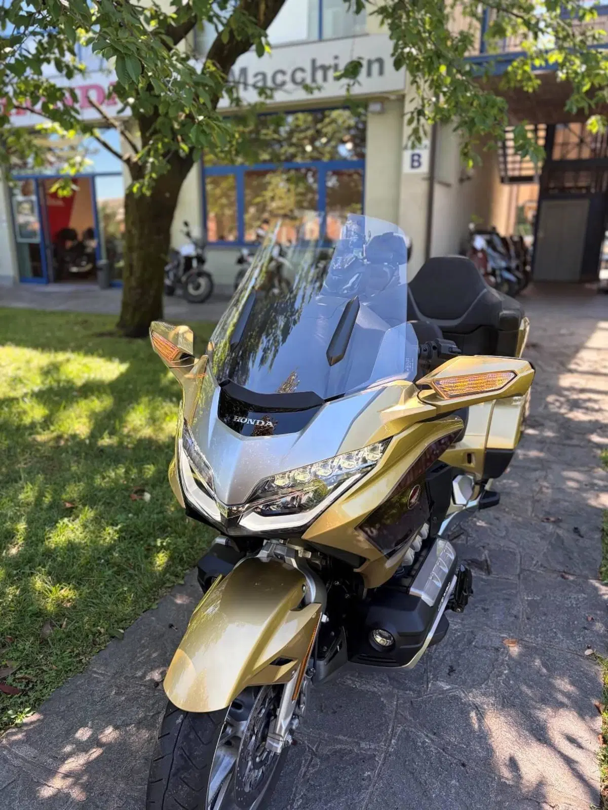 Vendo Honda GL 1800 Gold Wing Tour 50° Anniversario (2025 - 26) usata a ...
