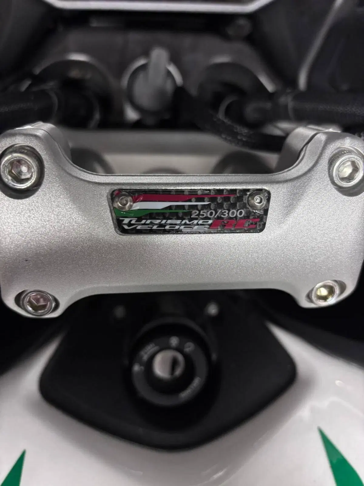 Vendo MV Agusta Turismo Veloce 800 RC SCS (2022 - 26) usata a Imola ...